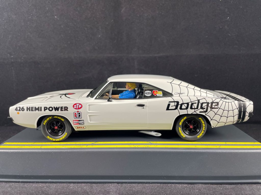 P143 PIONEER HEMI DODGE CHARGER ICE WHITE BLACK WIDOW STREET RACER 1:32 ...